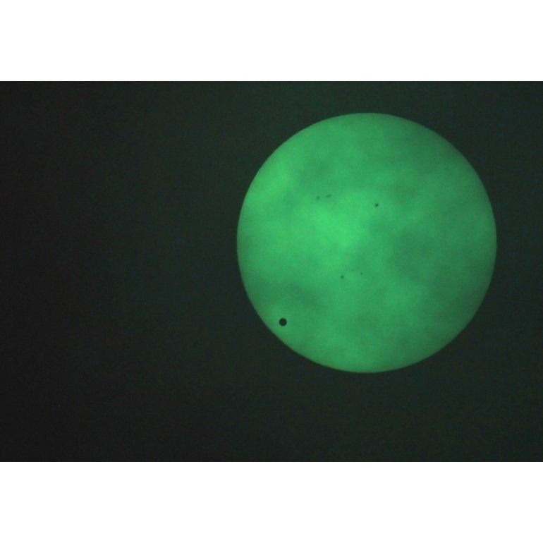 40 impresionantes imágenes de Venus frente al Sol