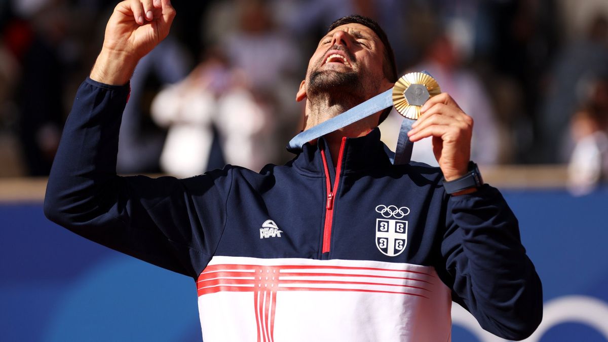 Novak Djokovic le ganó a Carlos Alcaraz y logró su primera medalla de oro