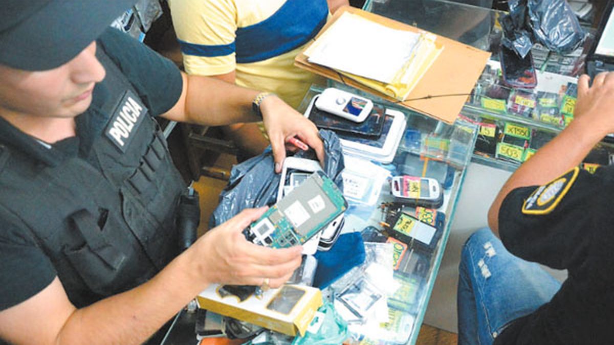 La mafia de los celulares da cada vez mayores señales
