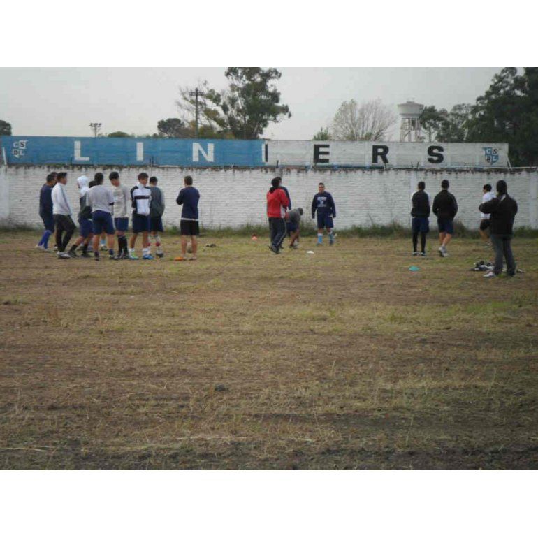 Liniers homenajeará a Carlos Arias, símbolo del club