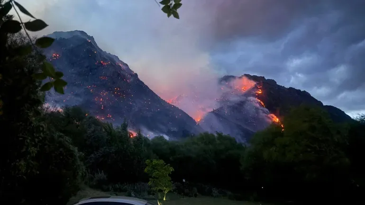 Incendios en Chubut: se reactivó un foco y ya se quemaron 12.000 hectáreas