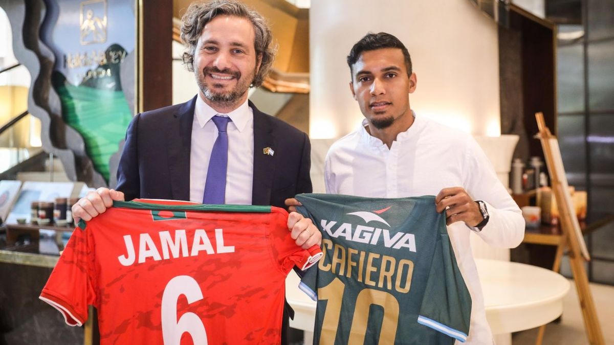 Cafiero le dio la bienvenida al fútbol argentino al capitán de Bangladesh