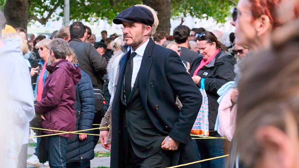 David Beckham hizo 12 horas de fila para despedir a la reina Isabel II ...