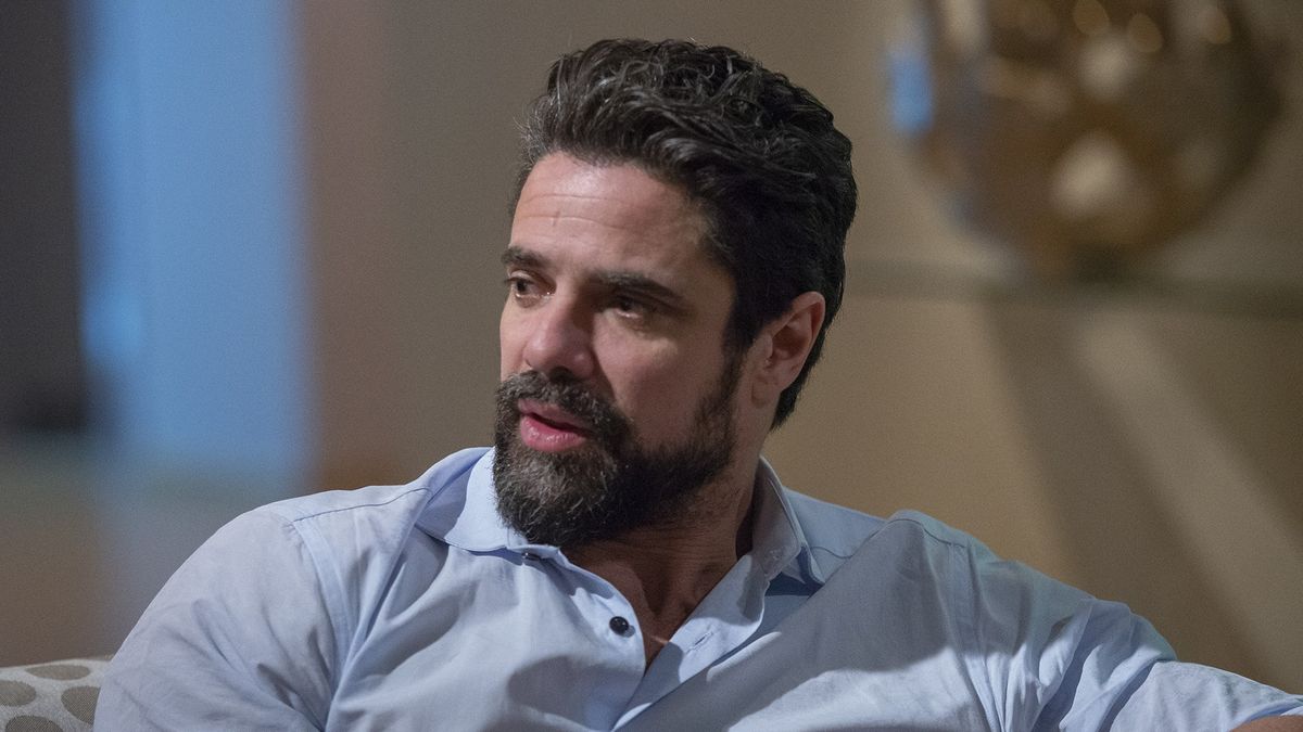 Luciano Castro: Manuel es un machirulo naif y demodé, un pelotudo