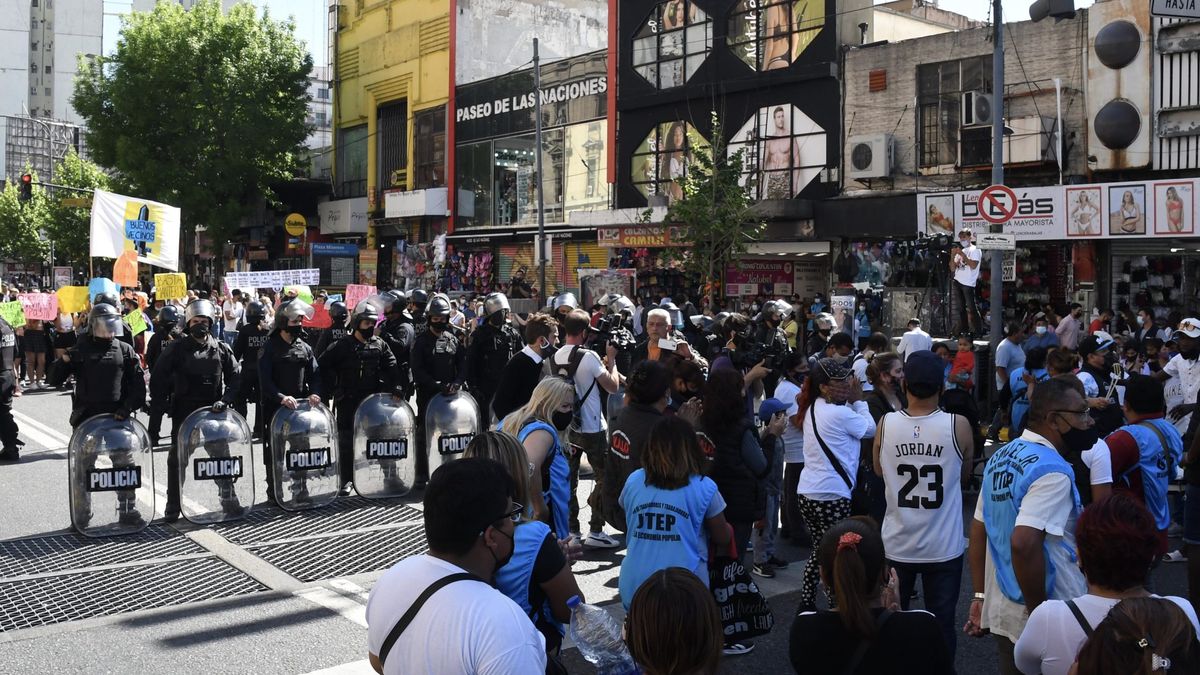 Once: vendedores ambulantes, comerciantes y vecinos se cruzaron en una ...