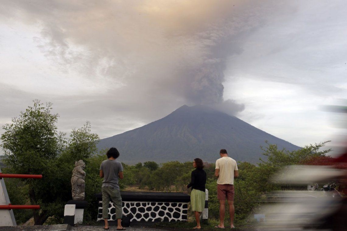 Las impactantes fotos del volcán Agung