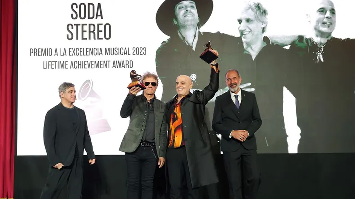Soda Stereo y Santaolalla fueron premiados en la previa de los Grammy