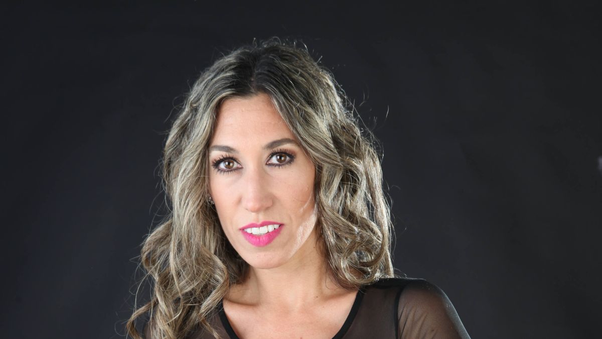 Luciana, una periodista y productora super sensual