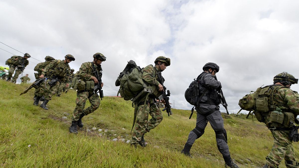 Las FARC liberaron a dos soldados del ejército colombiano