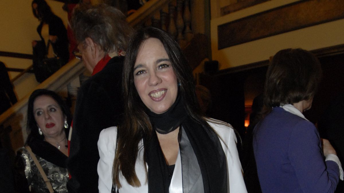 Ingrid Pelicori y el placer de difundir poesía en el escenario