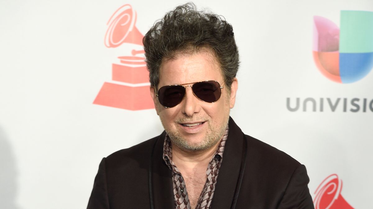 El extraño acento latino de Andrés Calamaro en los Grammy