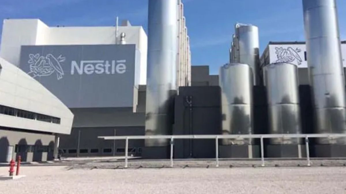 Nestlé cierra 30 días una de sus plantas por la caída del consumo