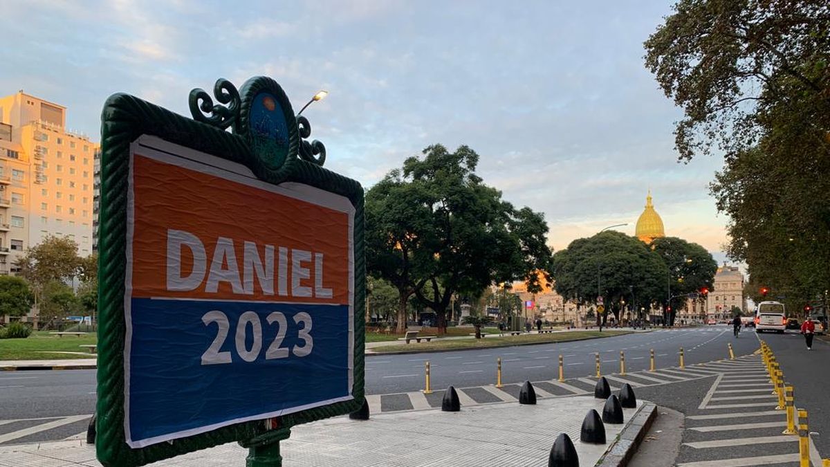 Aparecieron afiches de Daniel Scioli 2023 en la Ciudad
