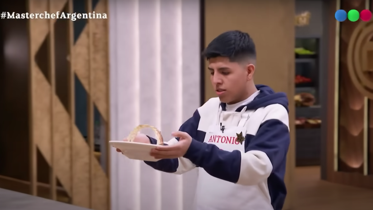 MasterChef 2023 Antonio ganó su estrella con una tiara